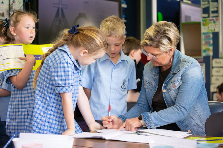 Holy Trinity School Inverell | Home